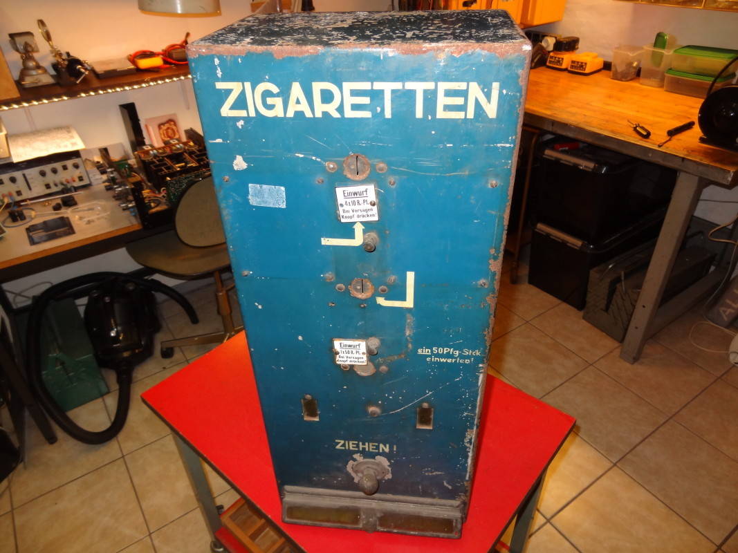 Seitz-Werke-Zigaretten-automat-tear-down (12) – Restaurering af automater