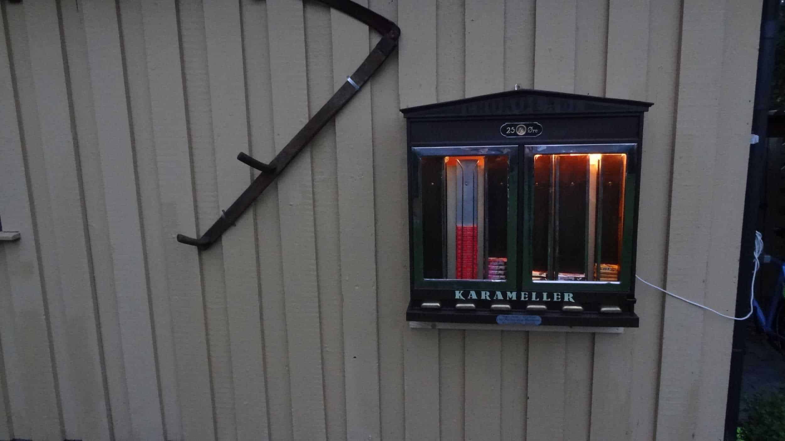 Den store Wistoft-automat færdig – Restaurering af automater