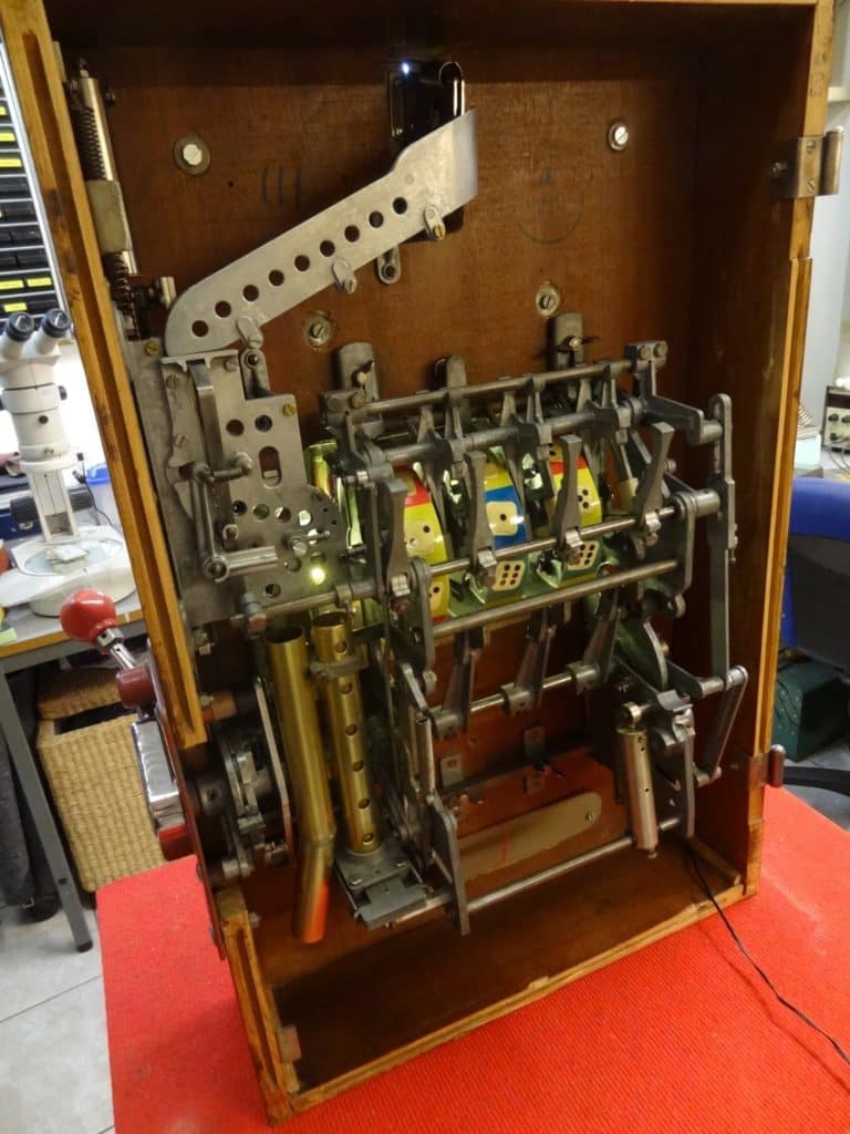 Lottomat_finishing_j – Restaurering af automater