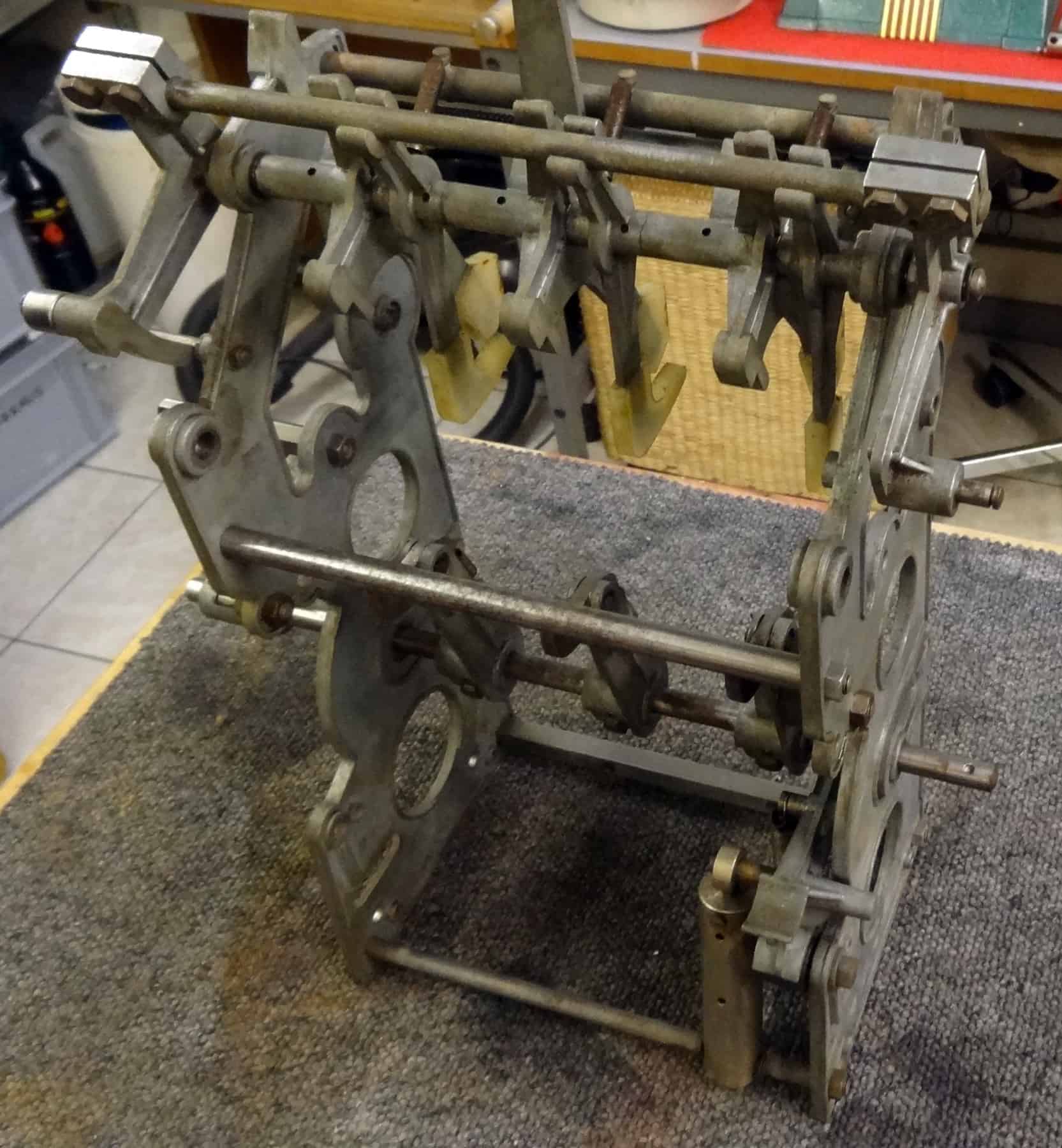 Beromat. Værket under behandling – Restaurering af automater