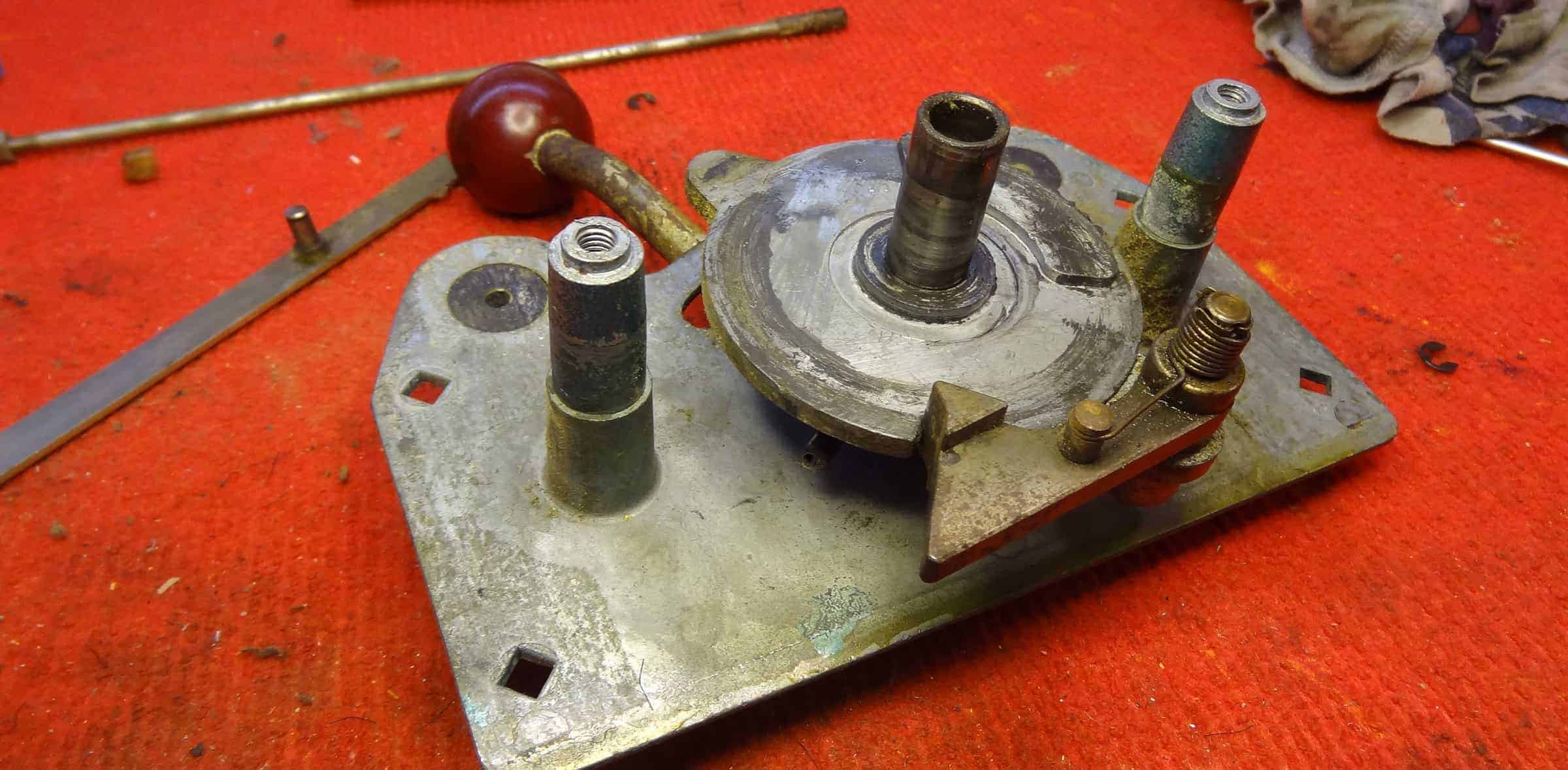 Beromat. Værket under behandling – Restaurering af automater