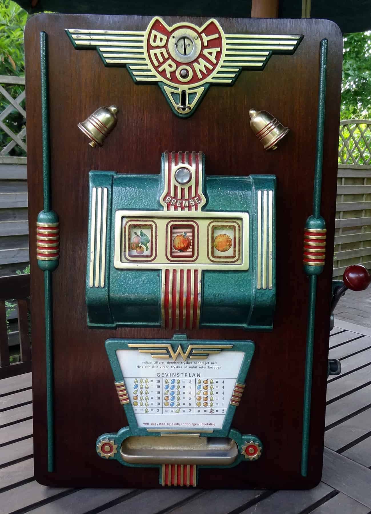 Endnu en Beromat klokke står færdig – Restaurering af automater