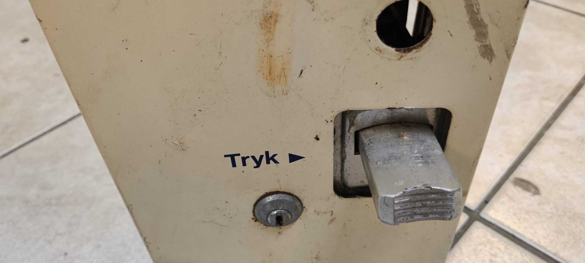 Fromms kondomautomat. Første besøg – Restaurering af automater